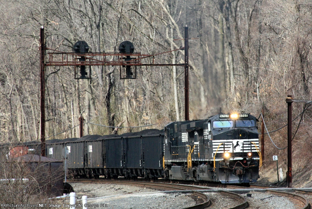 NS 9707 and train 568
